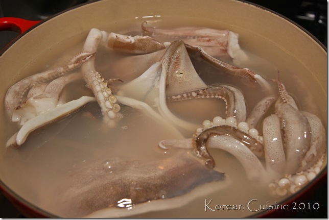 Korean Cuisine: Ojinguh Bokeum Version 2.0 - Squid Stir Fry - (오징어 볶음)